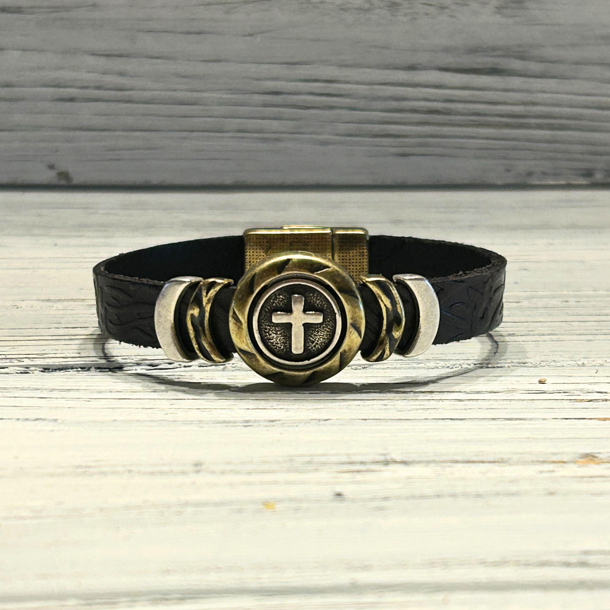 Encircled Cross – Fine Line Leather Designs