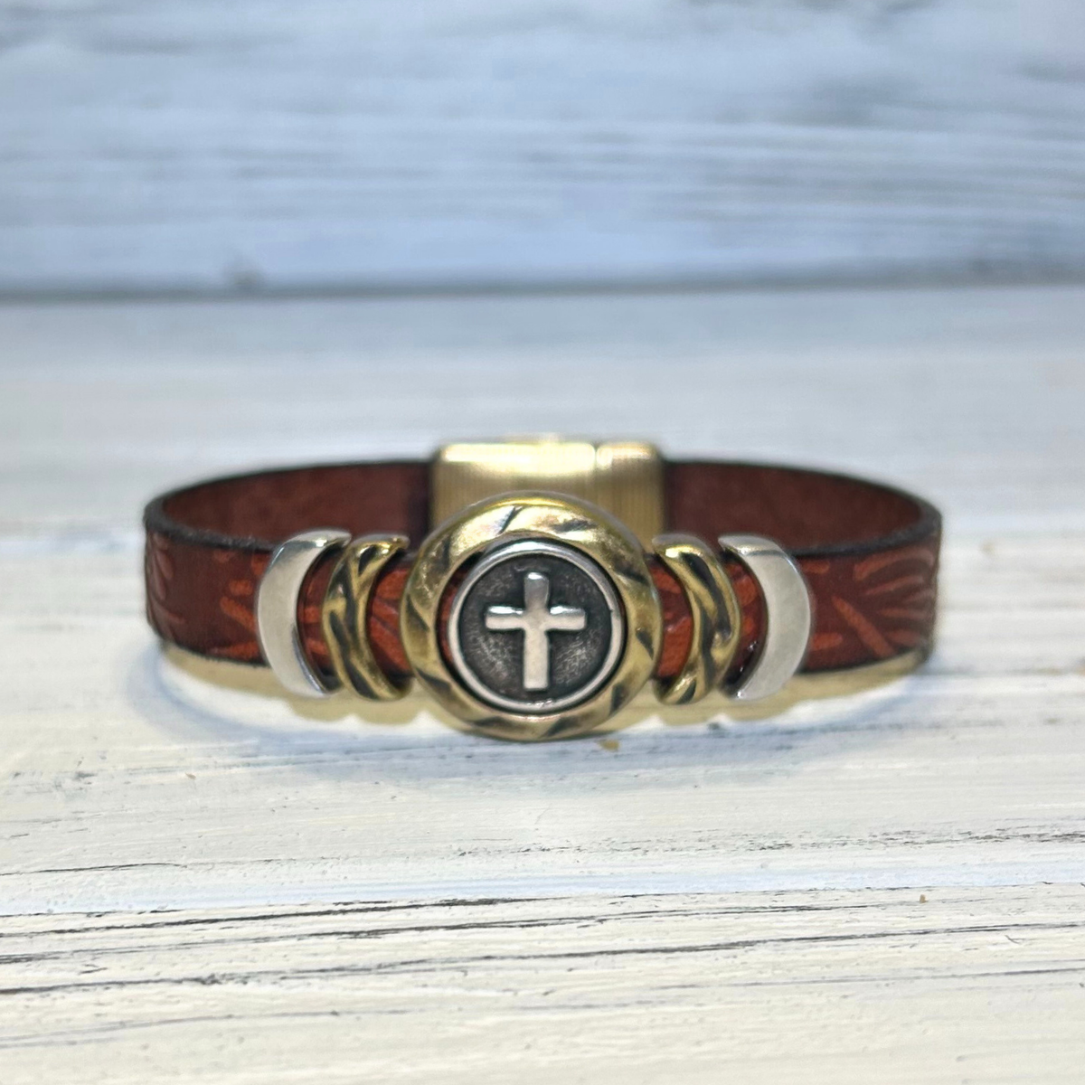 Encircled Cross – Fine Line Leather Designs